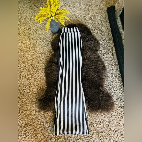 ROMWE | Pants & Jumpsuits | Romwe Black And White Striped Leggings ...